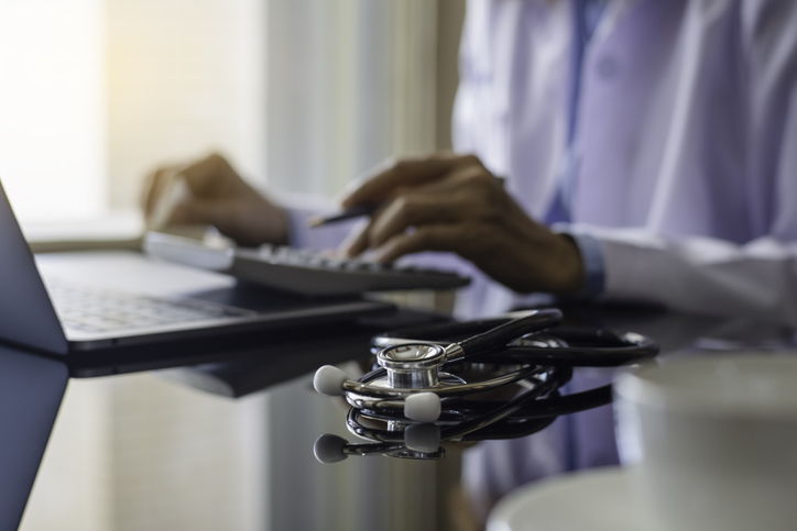 Faturamento de contas médicas: dicas para melhorar a gestão da sua clínica